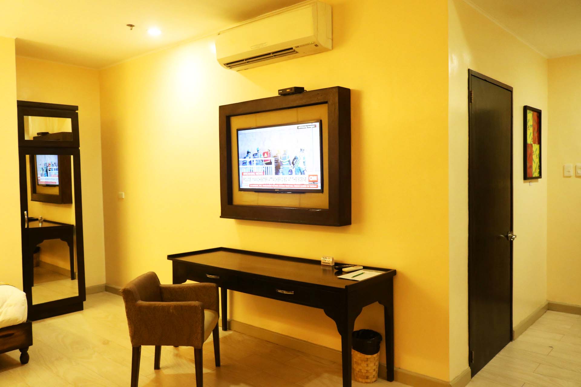 Palm Grass The Cebu Heritage Hotel - PWD Deluxe Suite